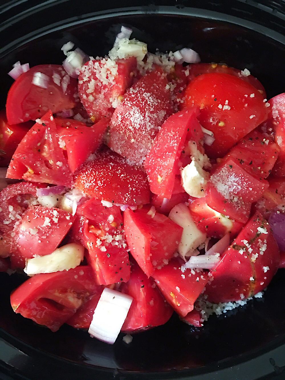 Slow Cooker Tomato Sauce - By Claudya