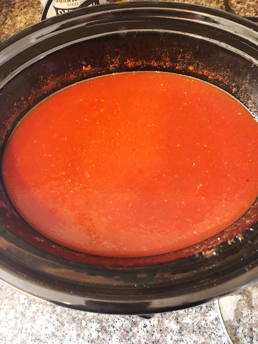 Slow Cooker Tomato Sauce - By Claudya